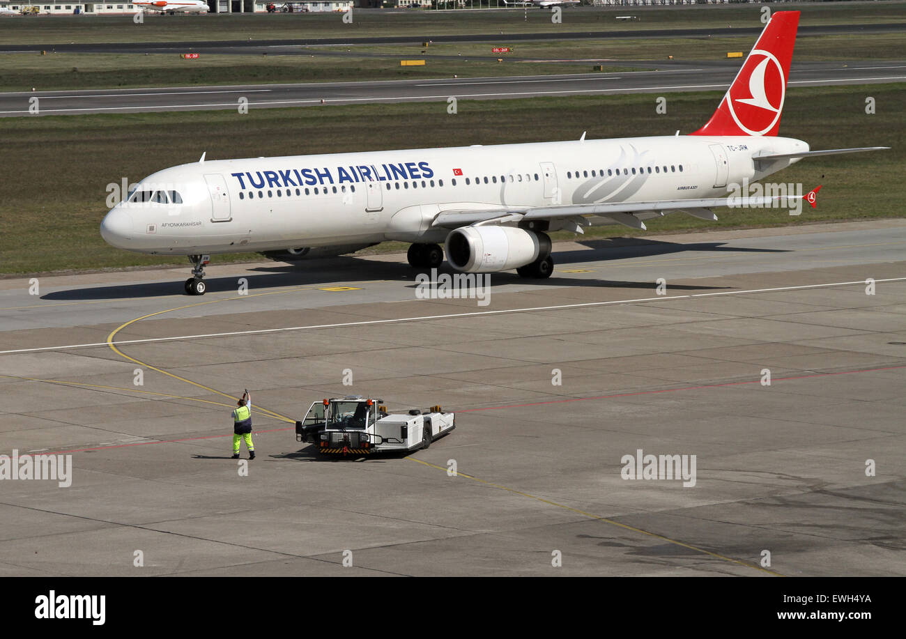 Turkish airlines agent High Resolution Stock Photography and Images - Alamy