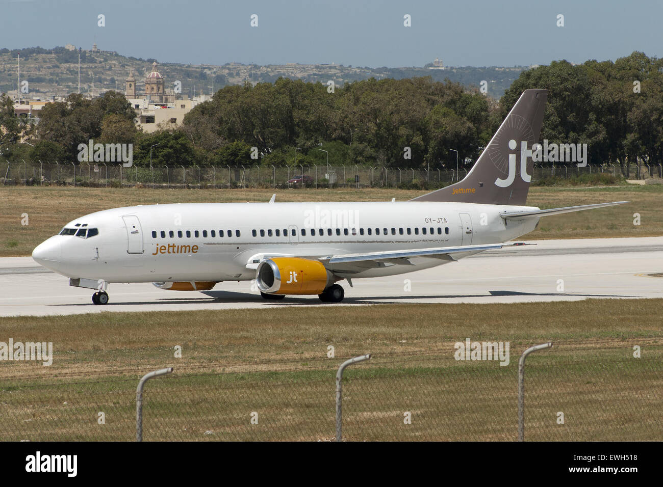 Jettime Boeing 737-300 entering the active runway for departure Stock ...