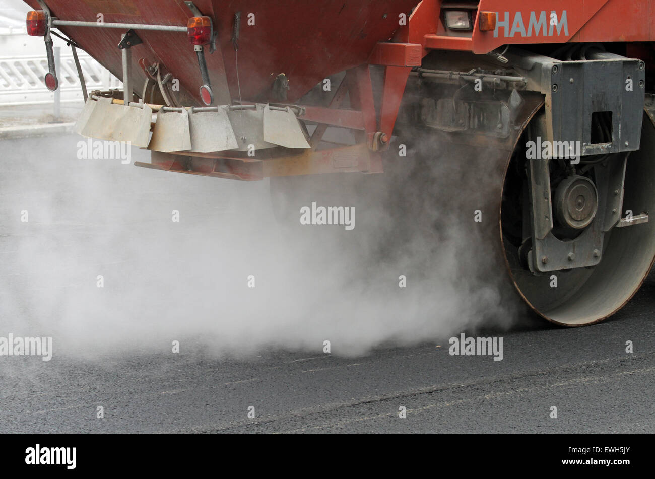 Steam roller paving street hi-res stock photography and images - Alamy