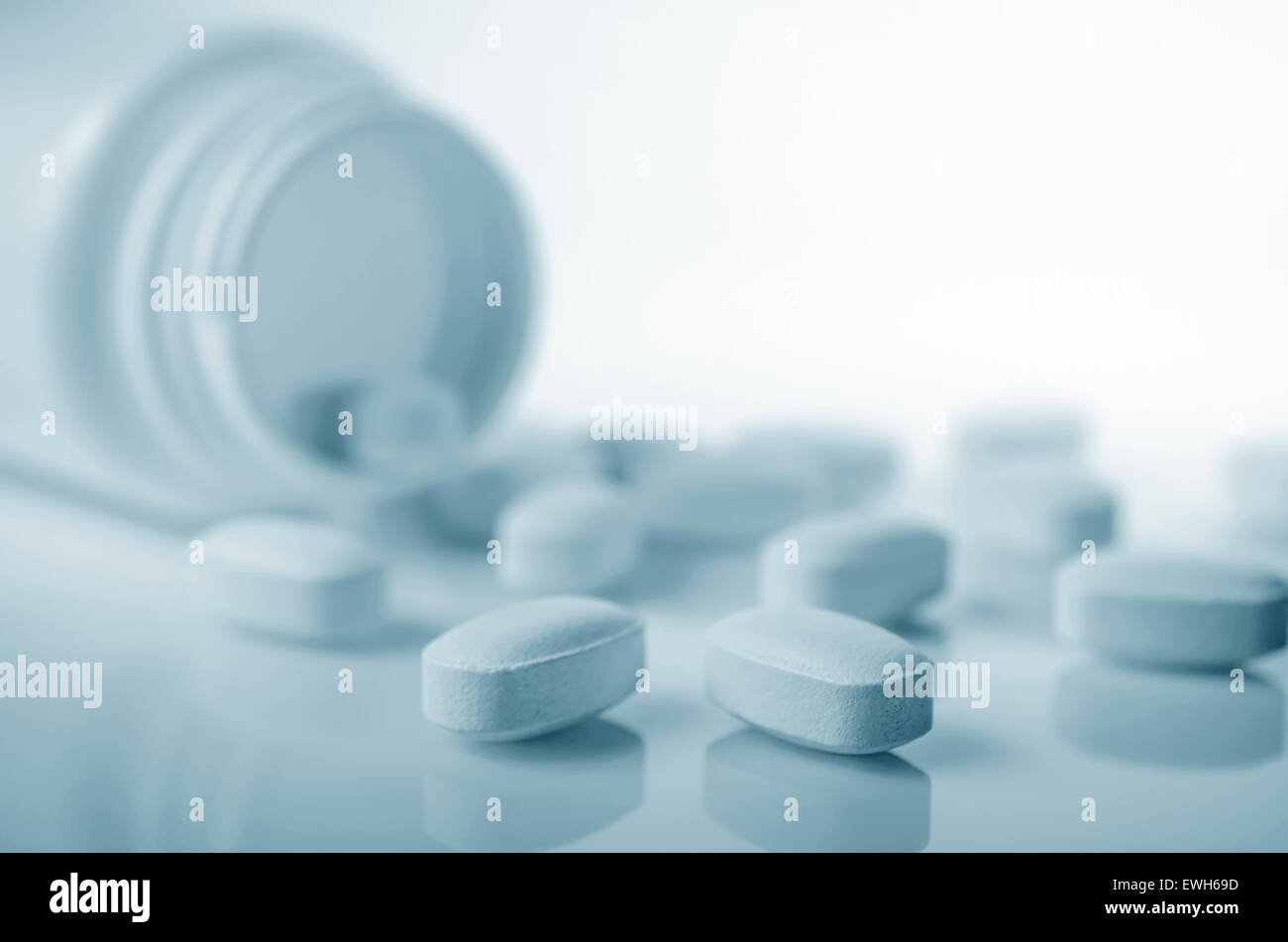 Close-up of medicine tablets Stock Photo - Alamy