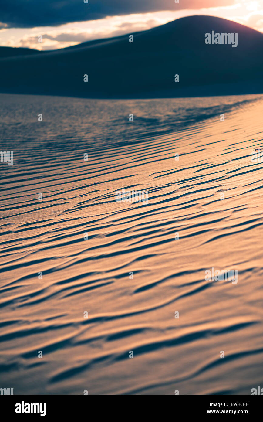 Sunset on sand dunes, in the desert of Mungo National Park Stock Photo ...