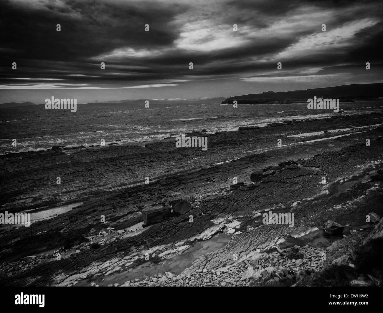 Storm ireland sea hi-res stock photography and images - Alamy