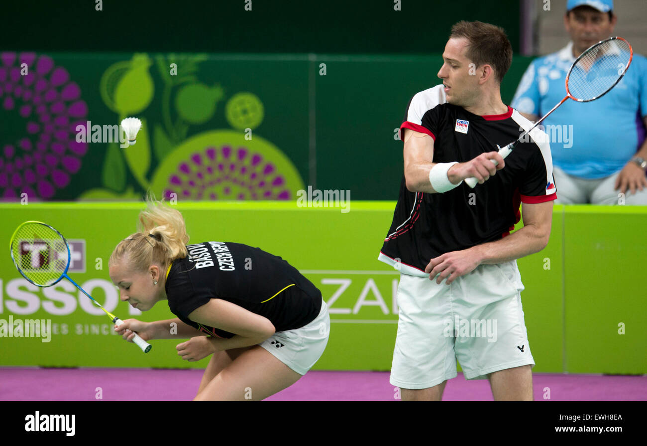 Mixed doubles badminton players hi-res stock photography and images - Alamy