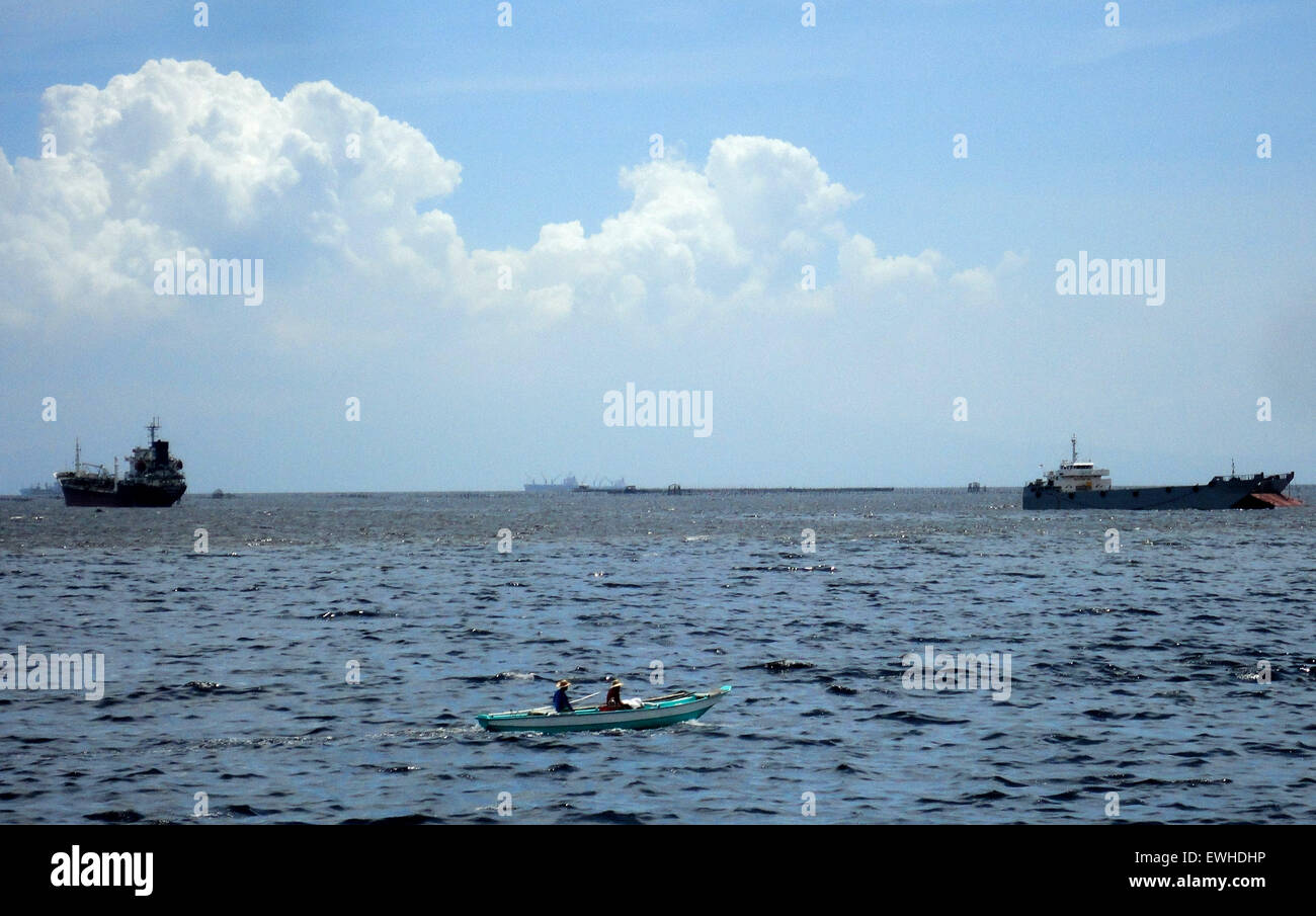 Fishing manila bay hi-res stock photography and images - Alamy
