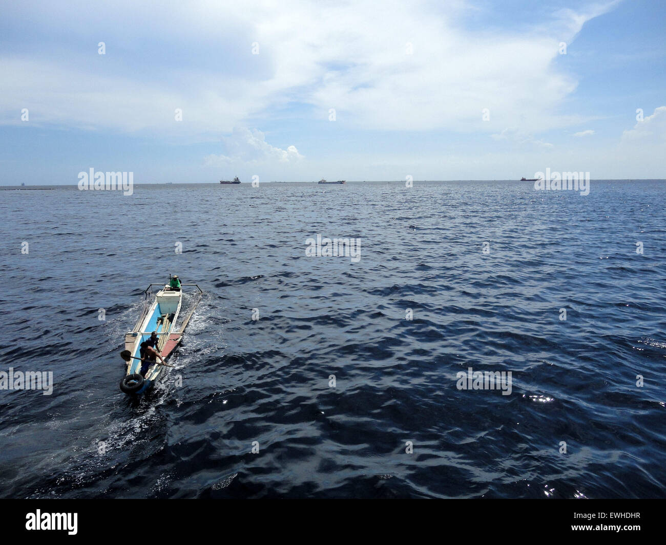 Fishing manila bay hi-res stock photography and images - Alamy