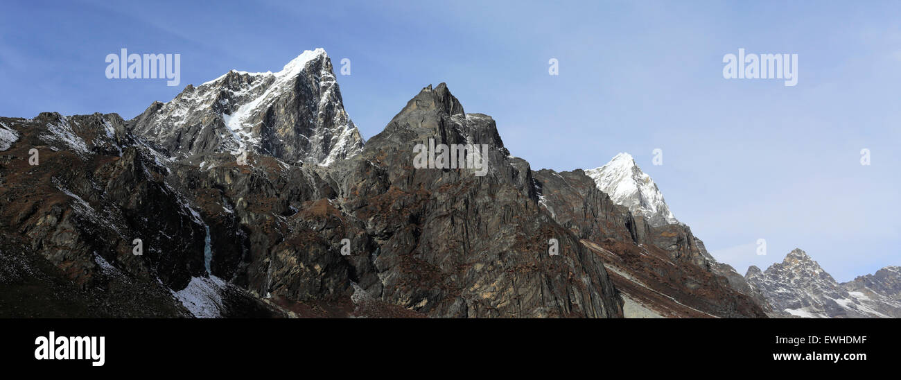 Pass of Pheriche, near Pheriche village, Everest base camp trek, UNESCO ...