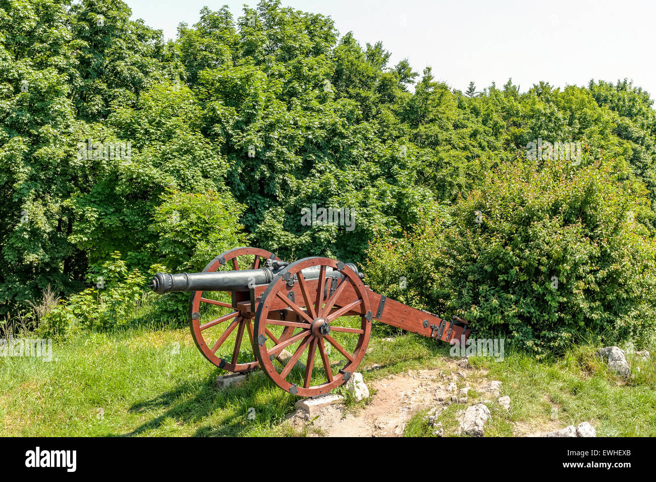 Vintage cannon on castle hi-res stock photography and images - Alamy