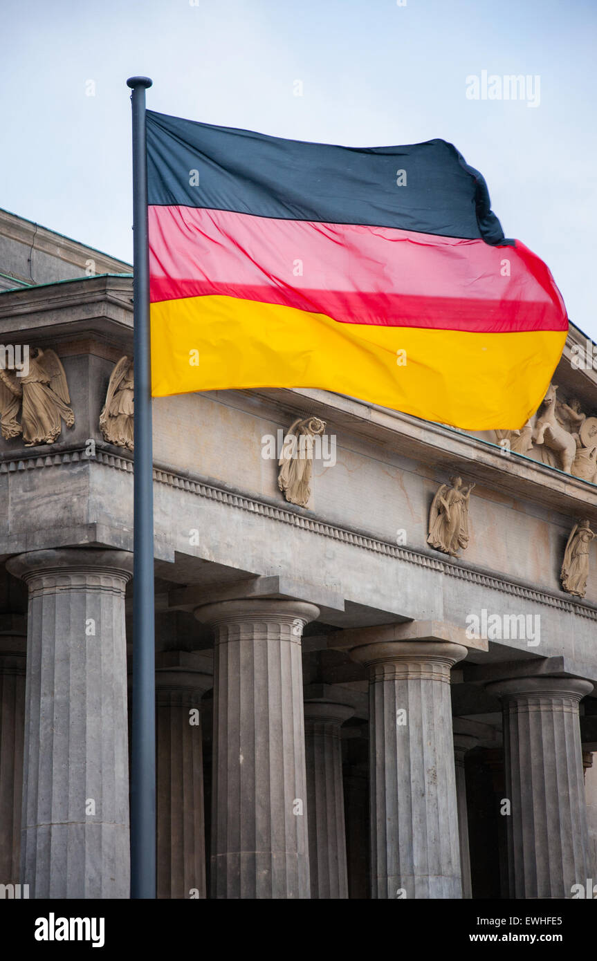Reichstag building clear sky hi-res stock photography and images - Alamy