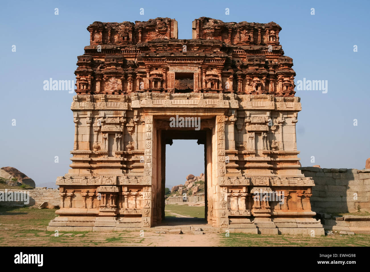 Ruins in hampi karnataka india Stock Photo - Alamy
