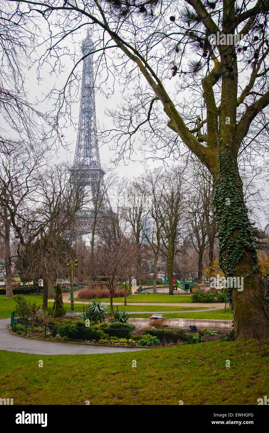 Paris vacations hi-res stock photography and images - Alamy