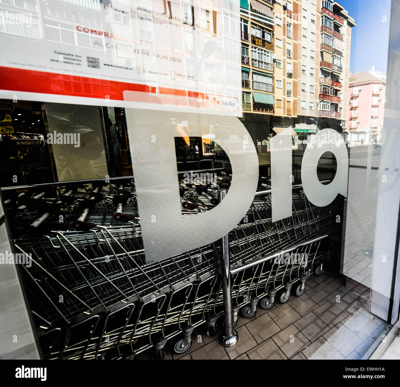 Super mercado hi-res stock photography and images - Alamy