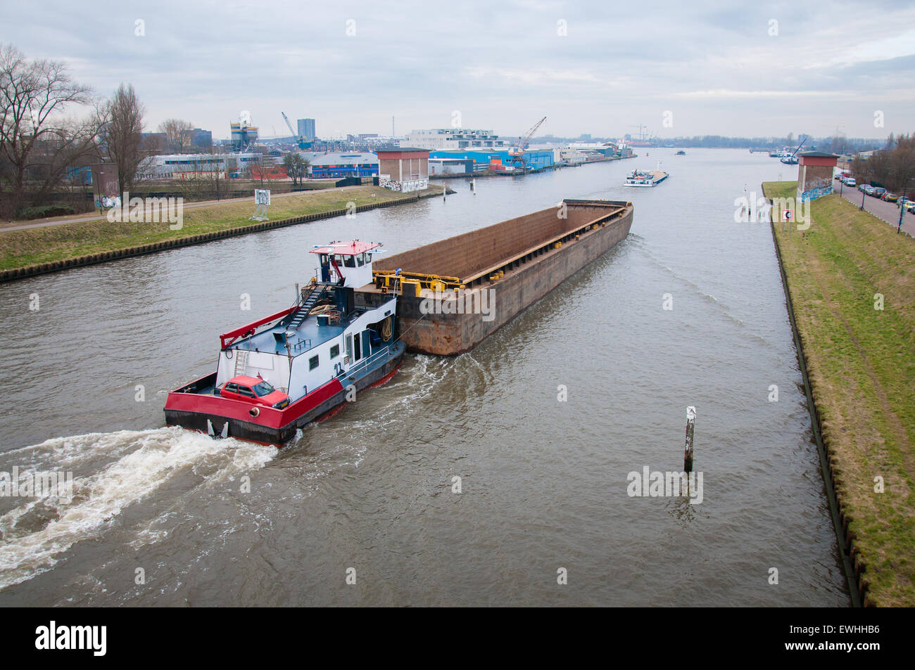 Barge carrying water hi-res stock photography and images - Alamy