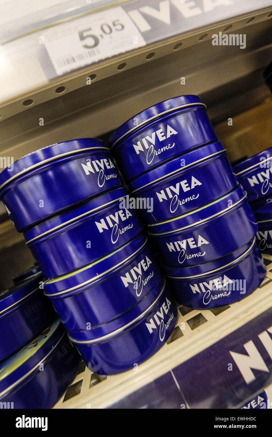 Nivea cream hi-res stock photography and images - Alamy