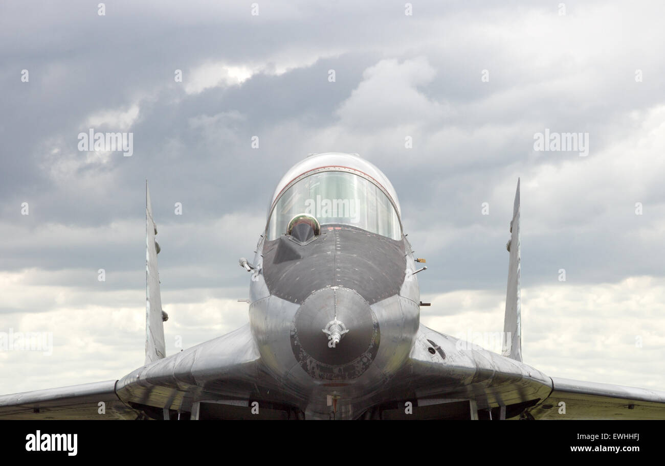 Fighter jet front hi-res stock photography and images - Alamy