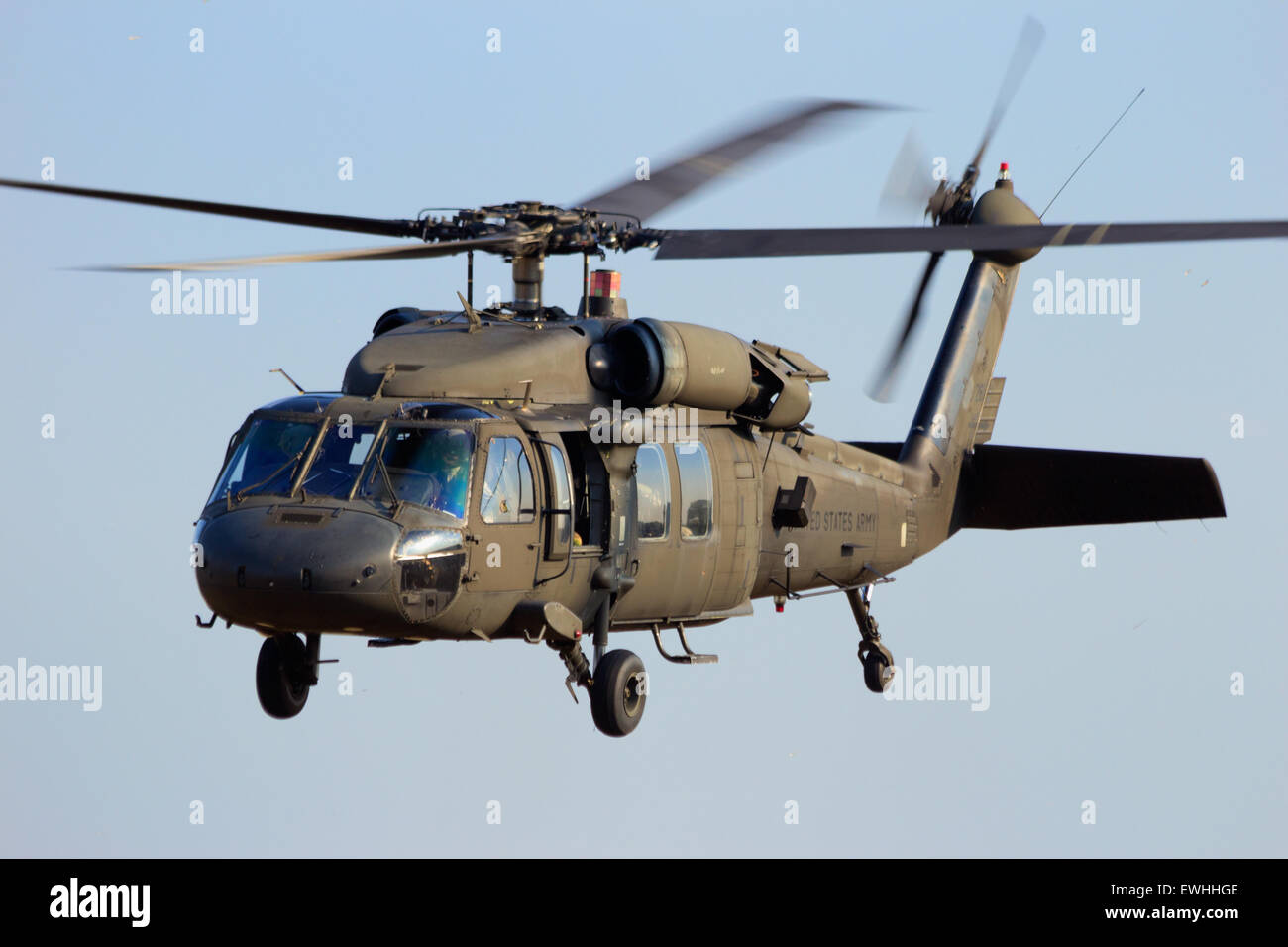 Night Raid Helicopter Model Italeri 1:48 Scale UH-60A Black Hawk Night ...