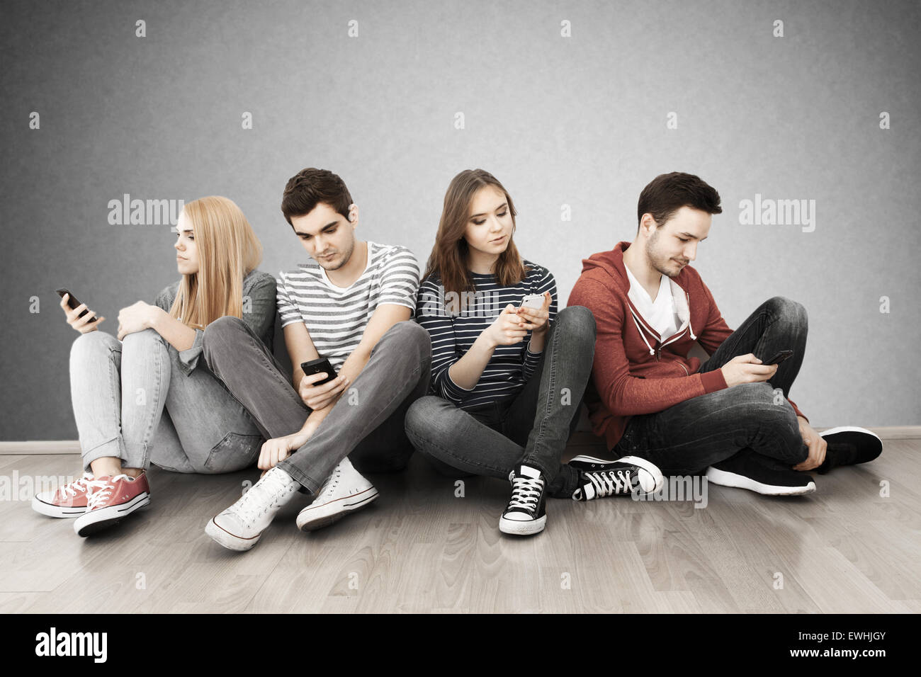 Smartphones people hi-res stock photography and images - Alamy
