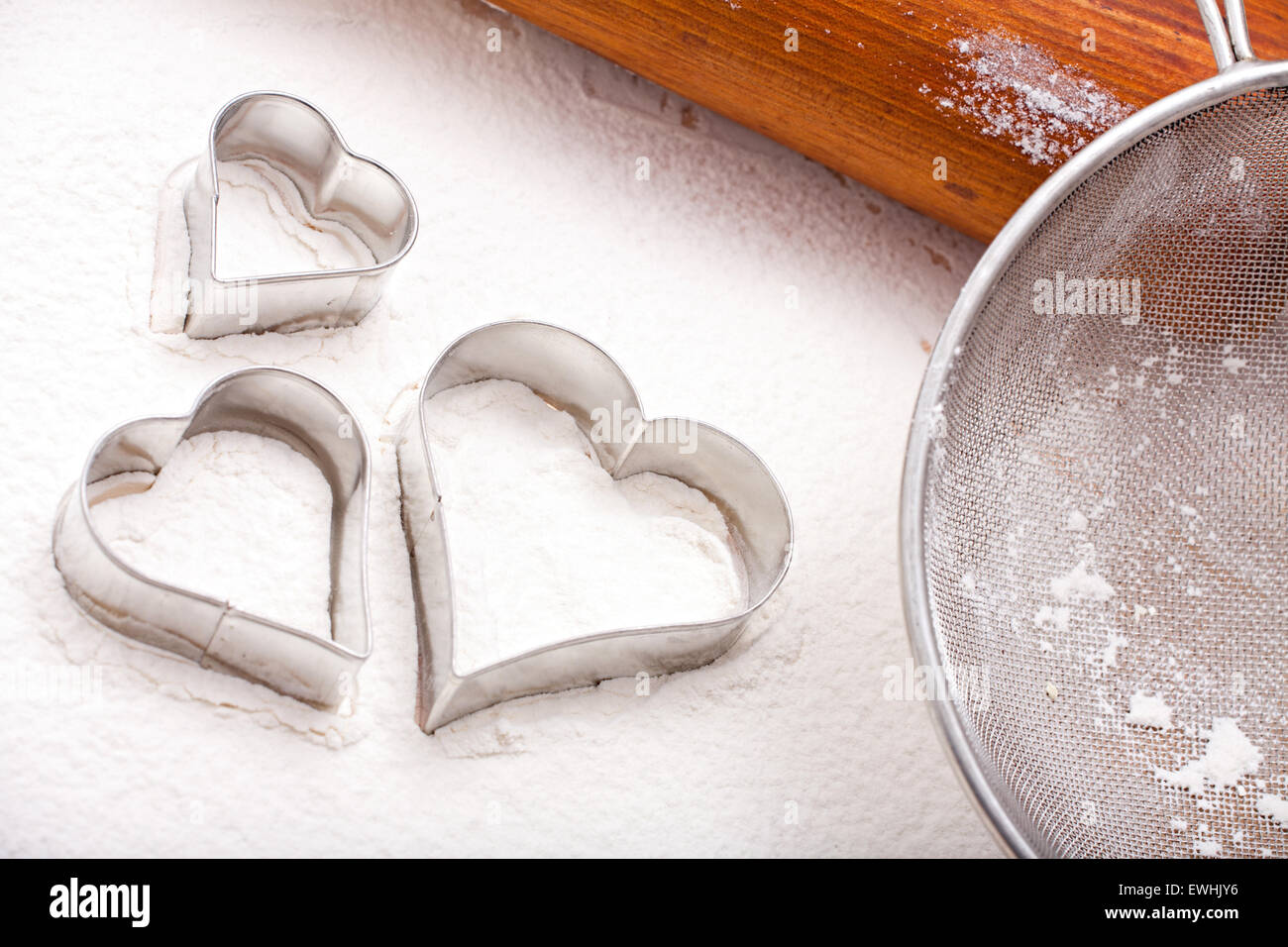 Sieve baking cooking hi-res stock photography and images - Alamy