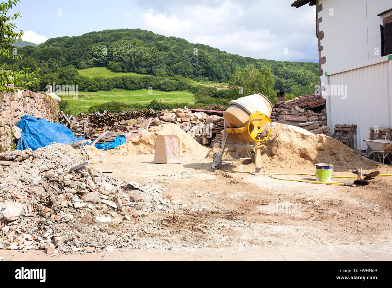 Masonry tools hi-res stock photography and images - Alamy