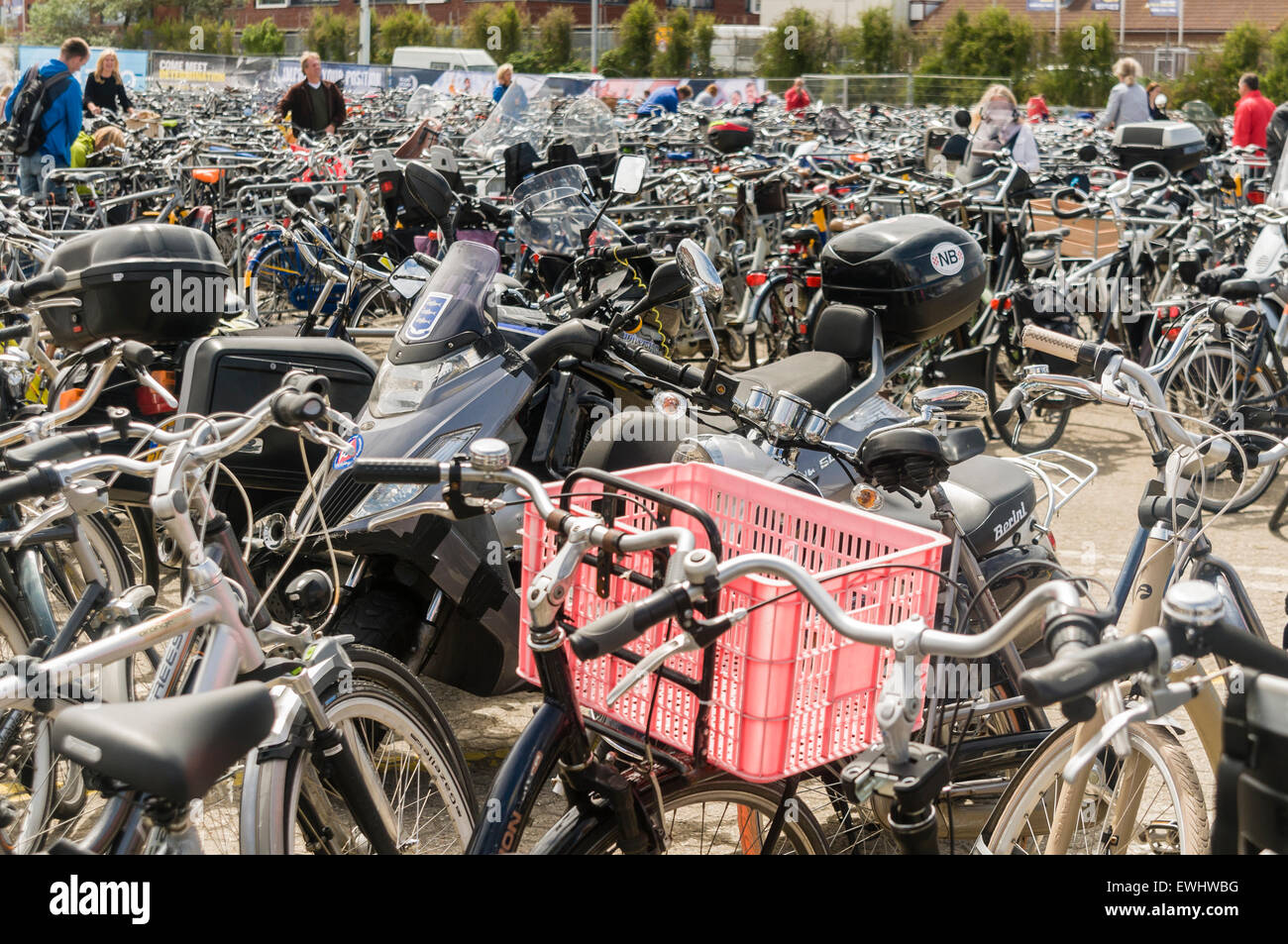 Large number of bicycles hi-res stock photography and images - Alamy