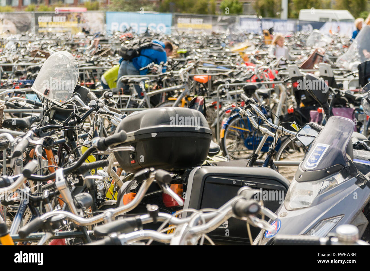 Lots of bicycles hi-res stock photography and images - Alamy