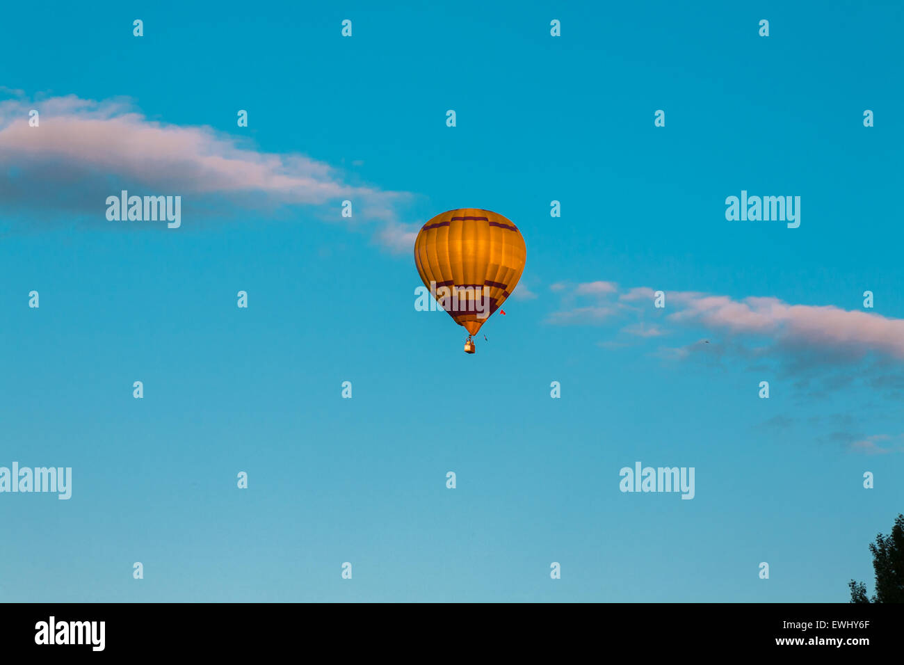 Air gondola gondoliers hi-res stock photography and images - Alamy