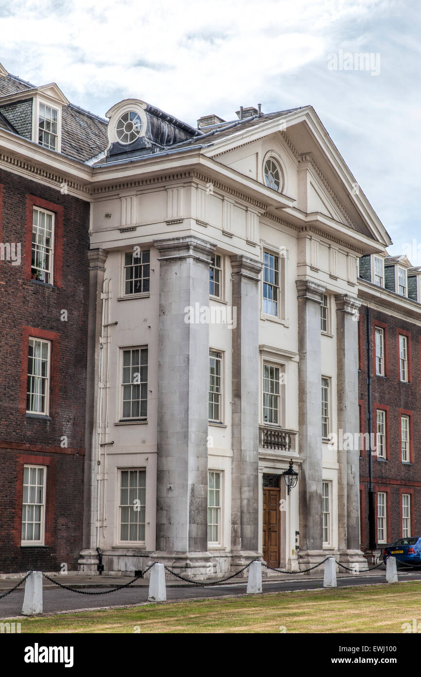 Part of the Royal Chelsea Hospital building where the Chelsea ...