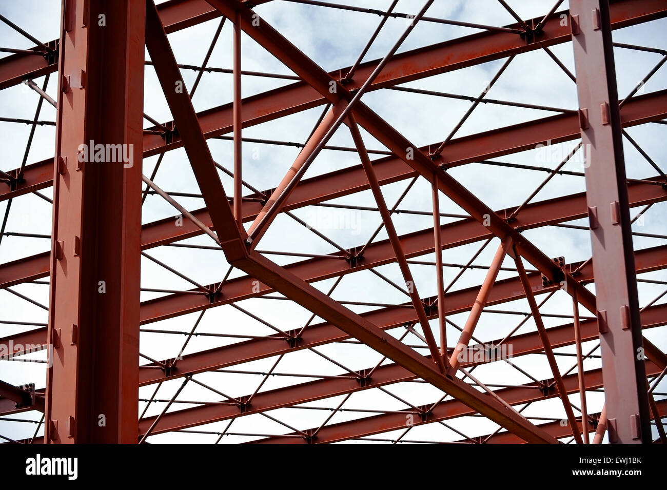 Steel frame beams hi-res stock photography and images - Alamy