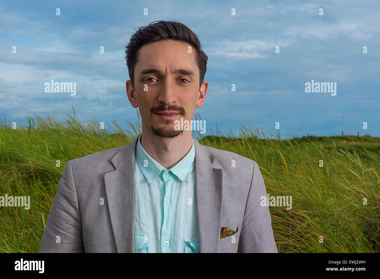 Handsome face hi-res stock photography and images - Alamy
