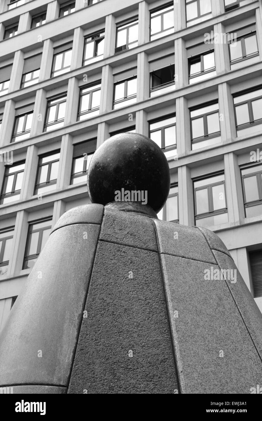 Modern water hi-res stock photography and images - Alamy