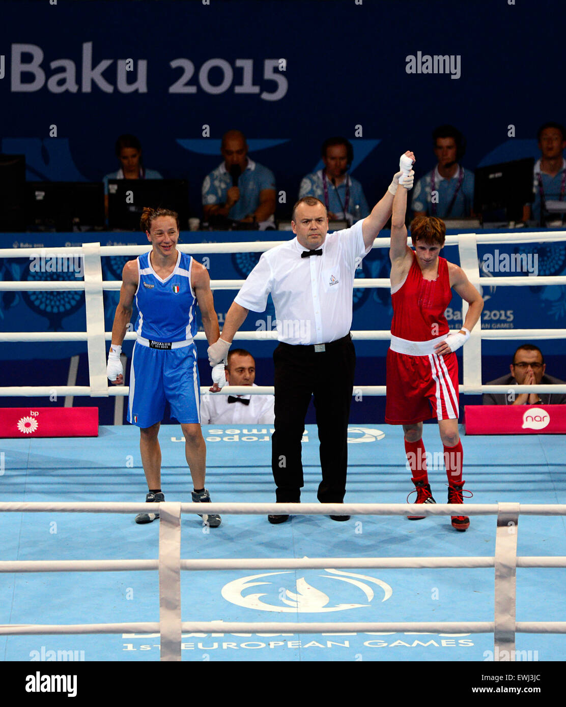 Baku. 26th June, 2015. Elena Saveleva (R) of Russia wins in the final of women's bantam boxing ...