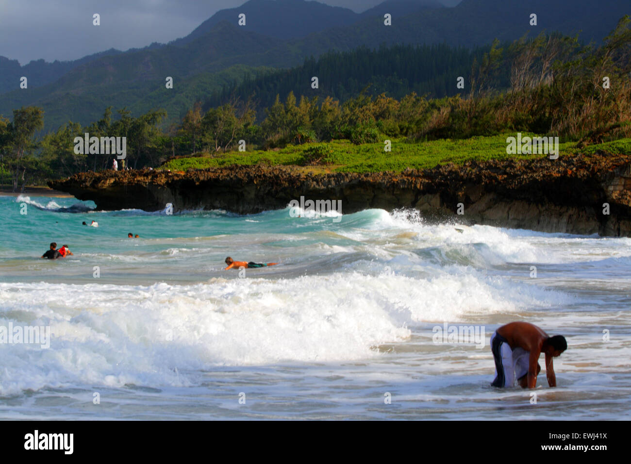 Hawaii shorebreak hi-res stock photography and images - Alamy