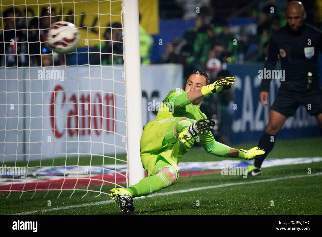 Vina Del Mar, Chile. 26th June, 2015. Colombia's goalkeeper David ...