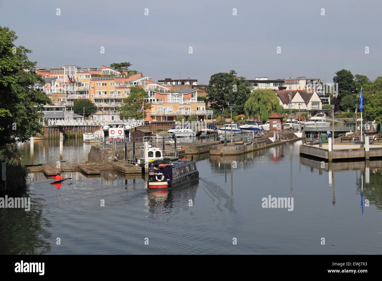 Teddington Lock and Weir, Teddington, Middlesex, England, Great Britain ...