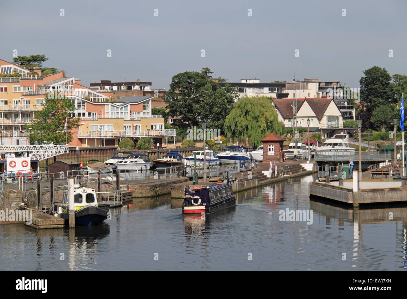 Teddington Lock and Weir, Teddington, Middlesex, England, Great Britain ...