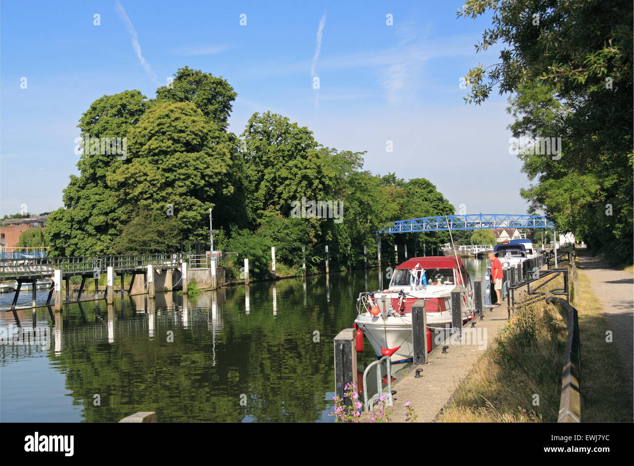 Teddington Lock and Weir, Teddington, Middlesex, England, Great Britain ...