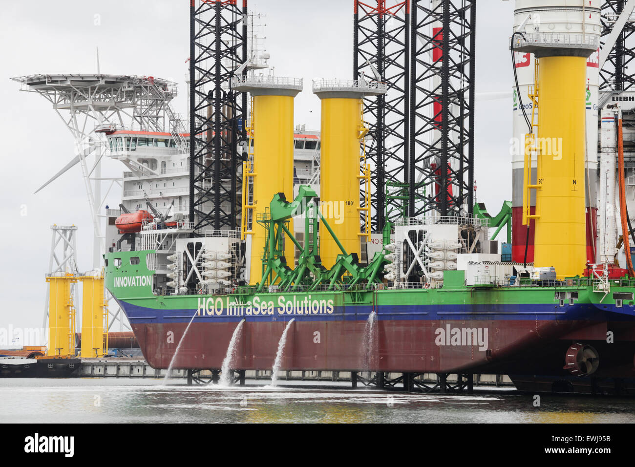 Construction vessel, 'Innovation', carrying Transition pieces in ...