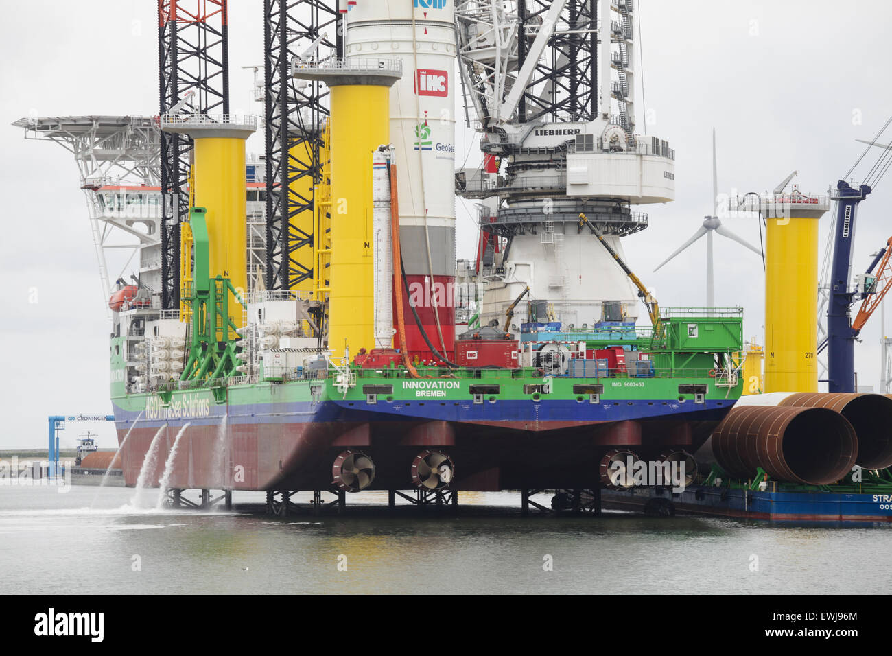 Construction vessel, 'Innovation', carrying Transition pieces in ...