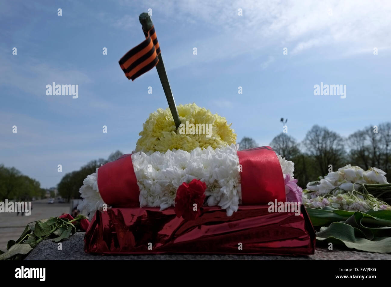 A miniature soviet tank made of flowers amid wreaths marking 70 years ...
