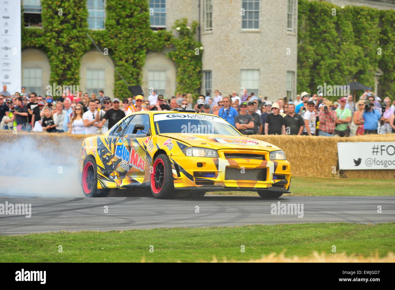Smoking wheels hi-res stock photography and images - Alamy