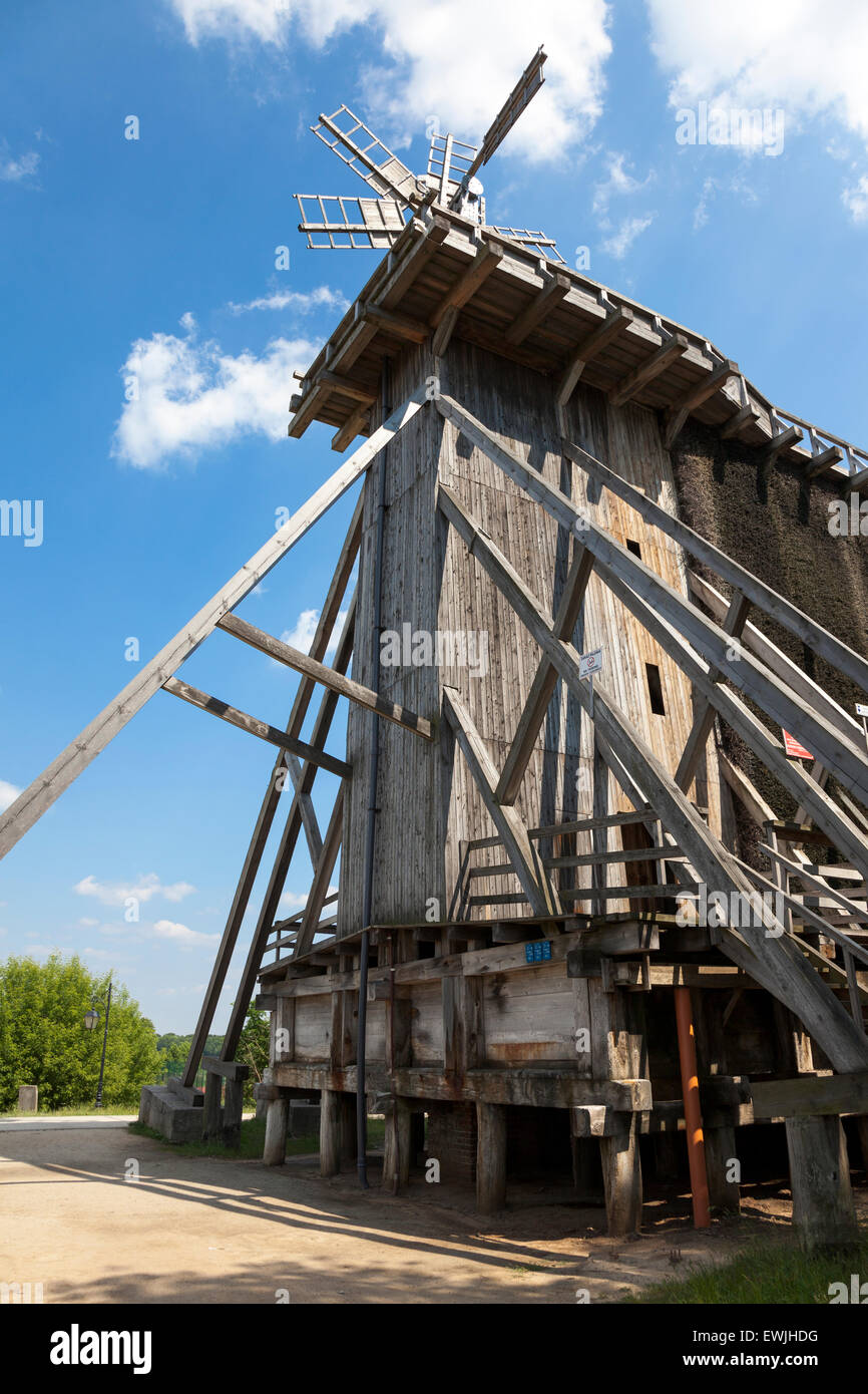 Graduation tower hi-res stock photography and images - Alamy