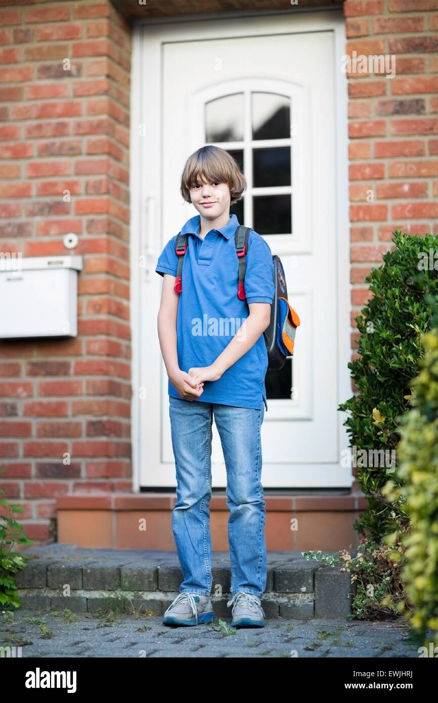 Student leaving class hi-res stock photography and images - Alamy