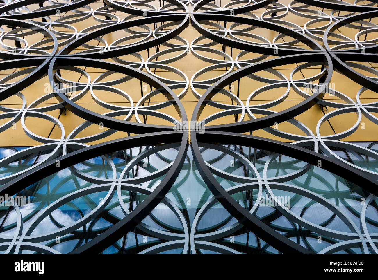 Close up of the exterior design of the Library of Birmingham which ...