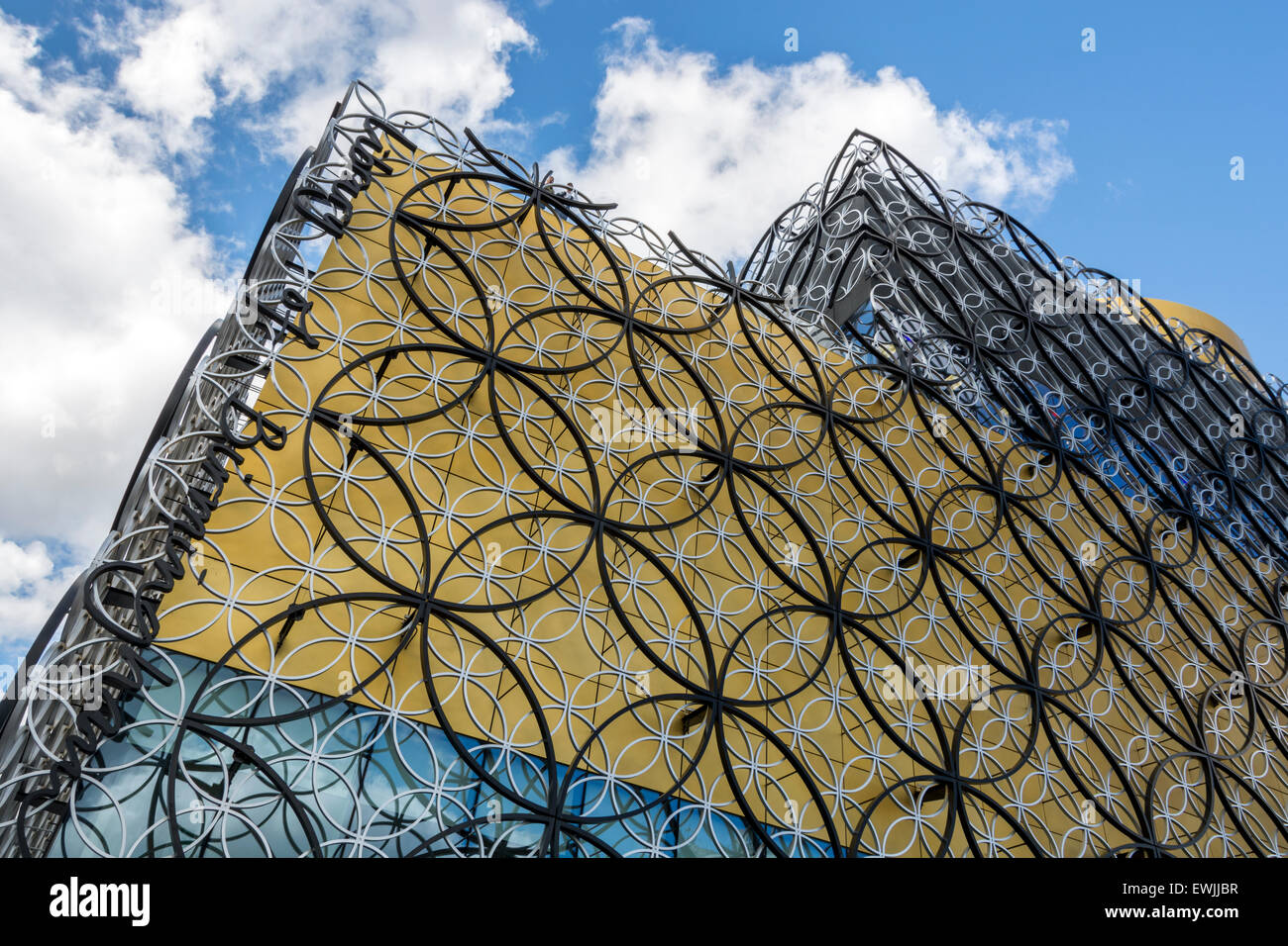 Exterior of the Library of Birmingham with its filigree design , a nod ...