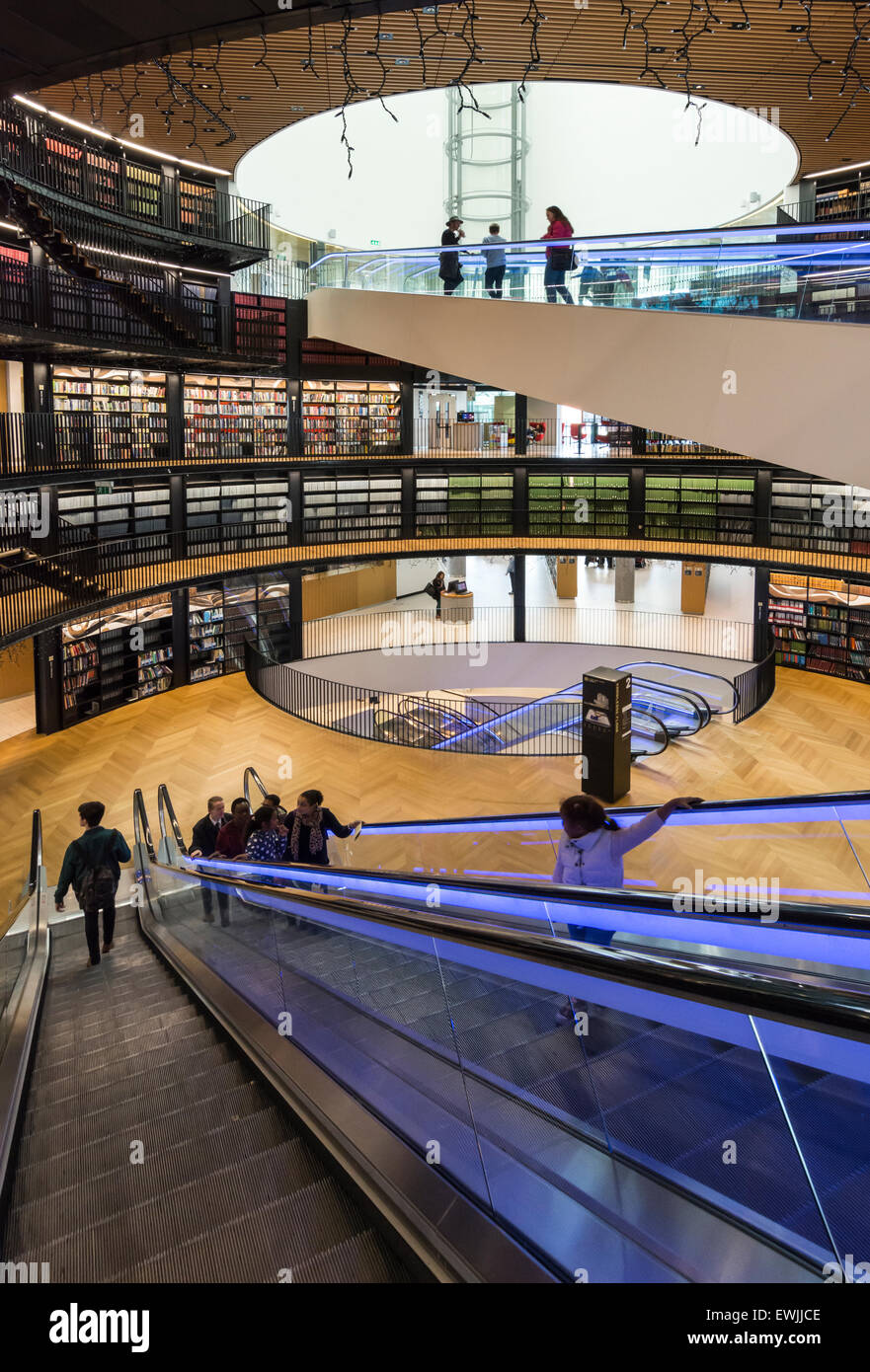 Interior of the Library of Birmingham, designed by Mecanoo and Burro ...