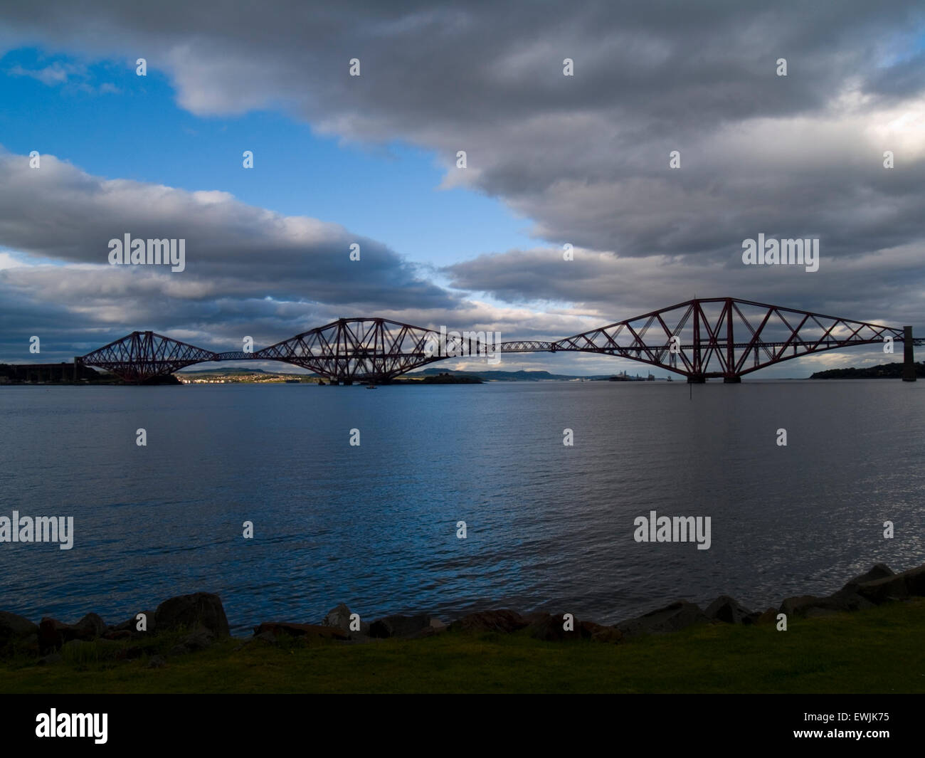 Forth Rail Bridge this iconic bridge of the Victorian era is beautiful ...