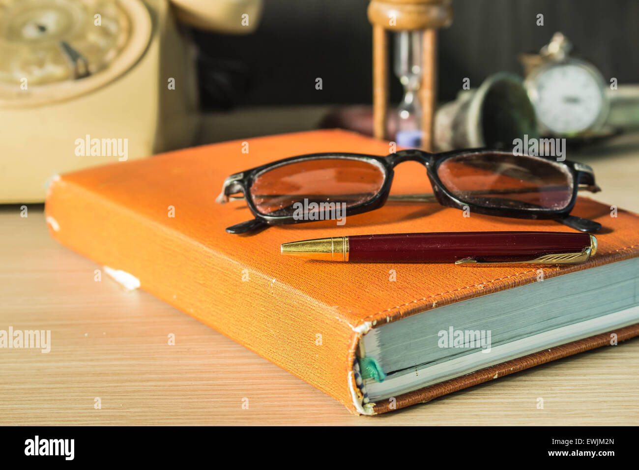 Vintage office desks hi-res stock photography and images - Alamy
