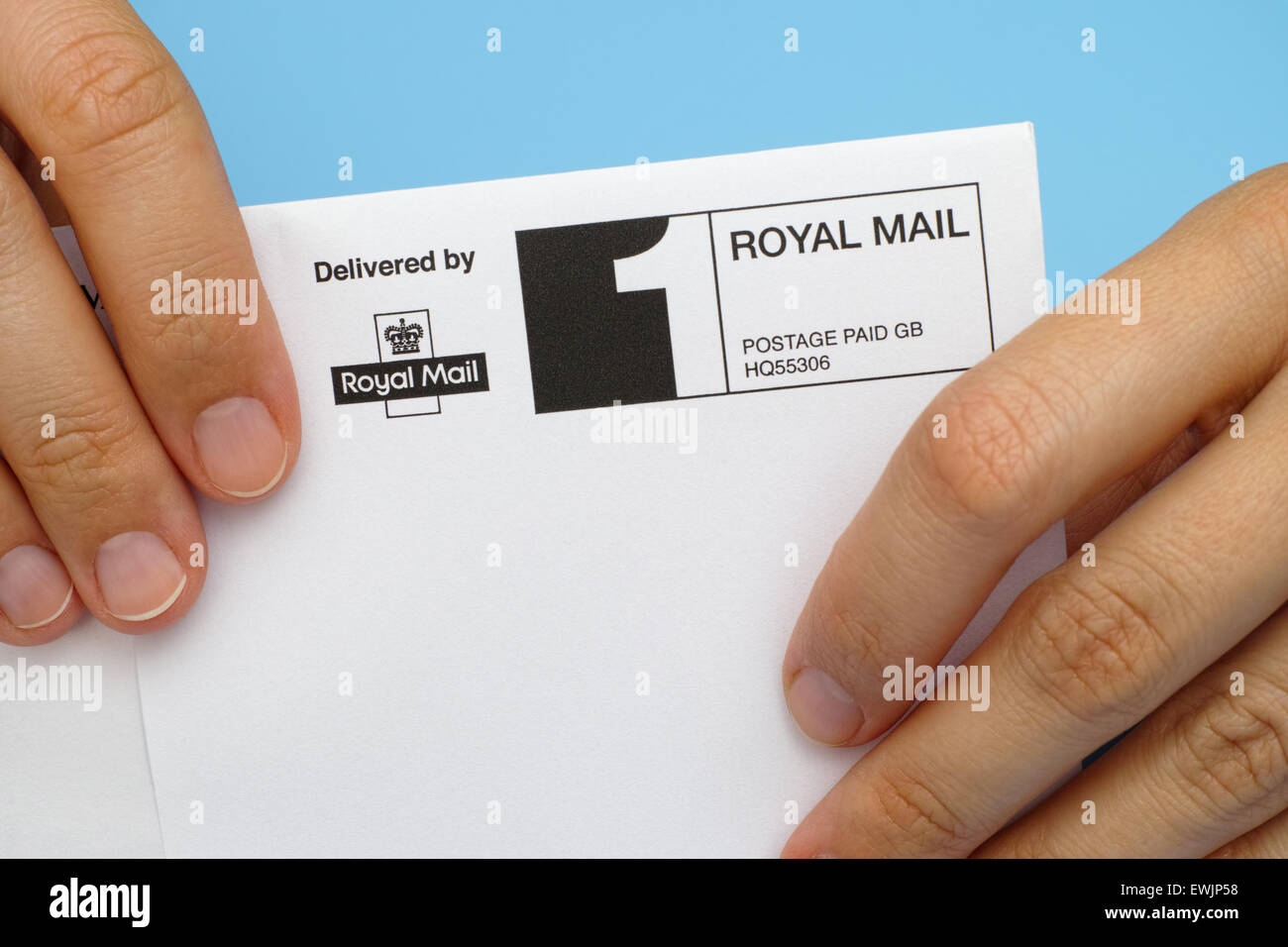 Delivered by royal mail hi-res stock photography and images Alamy