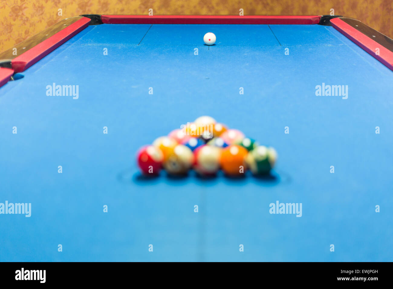 Racked pool balls hi-res stock photography and images - Alamy