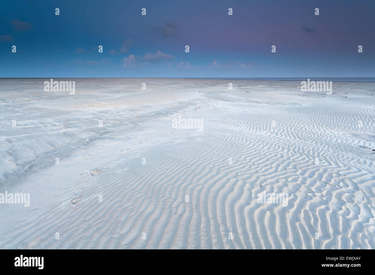 Coast shape hi-res stock photography and images - Alamy
