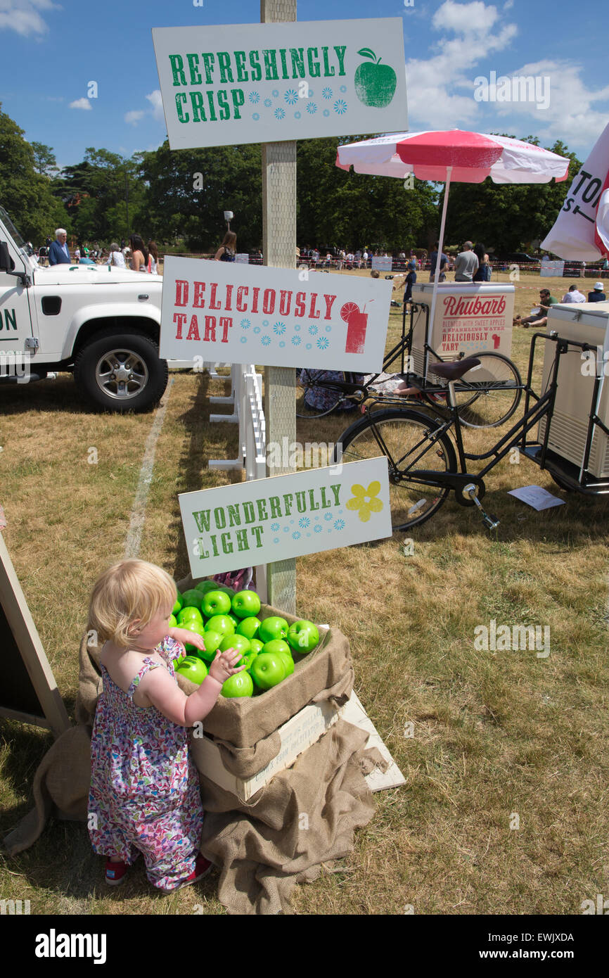 Wimbledon fun fair hi-res stock photography and images - Alamy